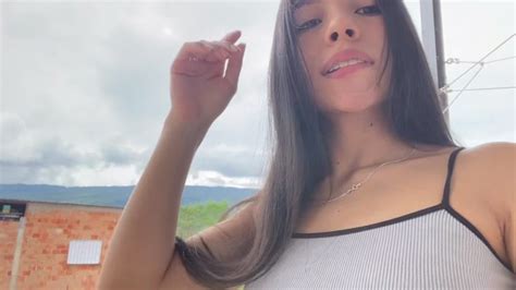 Bailando Desnuda Moviendo El Culo Y Abriéndolo Para Ti Culo Grande