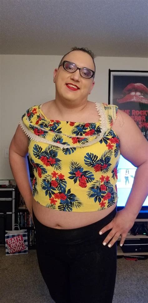 Every Top Is A Belly Shirtcrop Top When Youre Long Waisted And Have