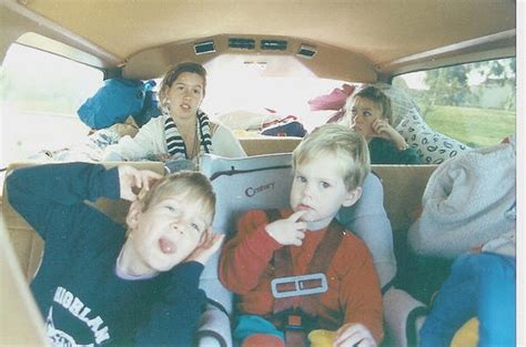 The 24 Worst Parts Of Having Older Siblings