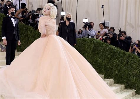 Oscar De La Renta Finally Ditched Fur We Can Thank Billie Eilish