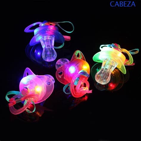 Cabeza นกหวีด Pacifier Party Favors อิเล็กทรอนิกส์ที่มีสีสัน Led Light