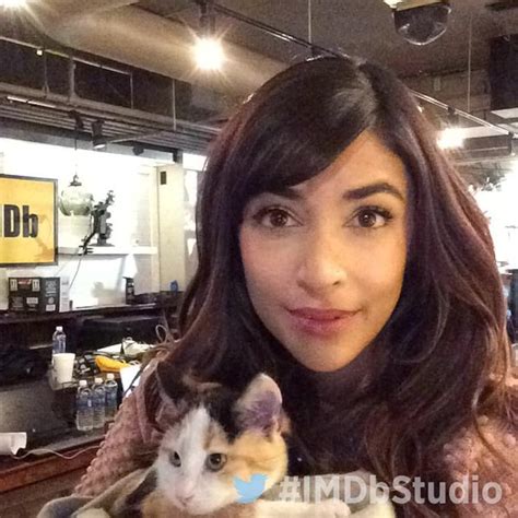 Hannah Simone