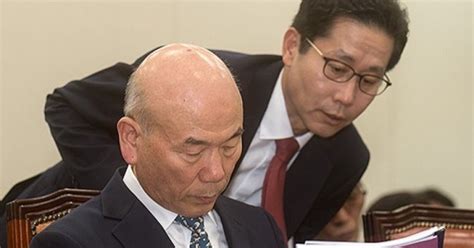 포토 보고받는 이효성 방통위원장