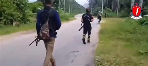 လောင်းလုံးတွင် ရှစ်လေးလုံးအထိမ်းအမှတ် ပြုလုပ်နေစဉ် ကင်းလှည့်လာသည့် စစ