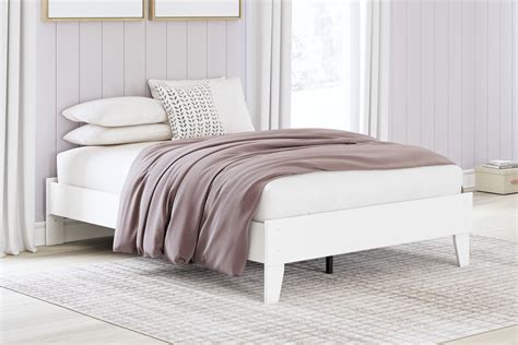 Hallityn Full Size Bed