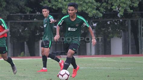 Trial Ke Eropa Ini Wejangan Egy Maulana Vikri Ke Hambali Tolib Indosport