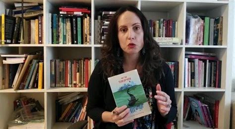 הגר ינאי הגר ינאי מספרת על הטרילוגיה זוכת פרס גפן ופרסים נוספים הלווייתן מבבל ותוך כך