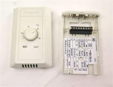 Honeywell T7770c 1028 Thermostat Temp Sensor 10 35c Advance Operations