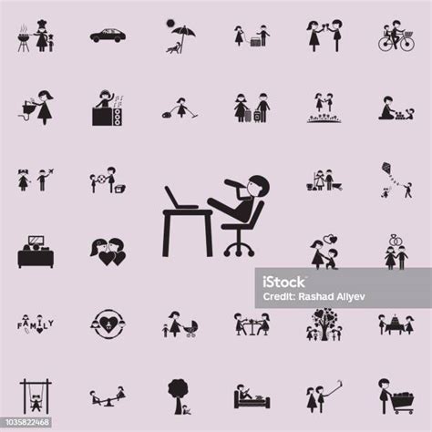 젊은 남자는 Computericon에 웹 및 모바일에 대 한 보편적인 가족 아이콘 설정 개념에 대한 스톡 벡터 아트 및 기타 이미지 개념 기업 비즈니스 남자 사업가