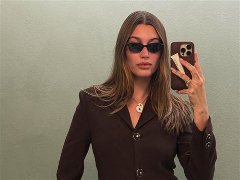 Hailey Bieber Enters Fall With A Bright New Hair Shade Vogue