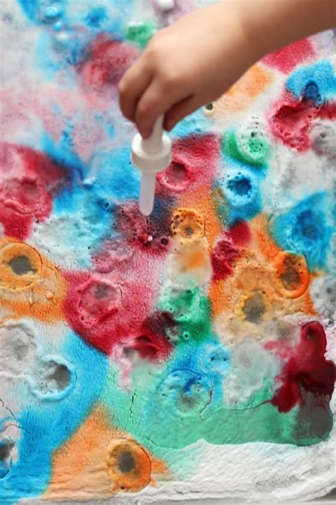 Fizzing Colours A Baking Soda And Vinegar Experiment For Preschoolers Science Experiments For