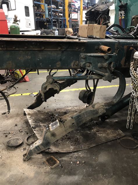 Replaced Eaton Ds404 Diff To Rockwell Rt46 160 Of Ratio 3 91 And Flex Air Suspension To Low Air