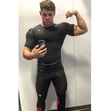 Thumbspro Hot Guys And Huge Heros
