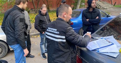 На Львівщині затримали рецидивіста який за 3 тисячі доларів допомагав ухилянту перетнути кордон