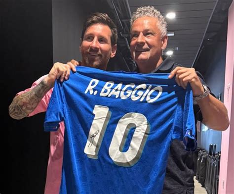 ¡reunión De Leyendas Messi Recibe Visita De Roberto Baggio En Pleno Mundial De Clubes