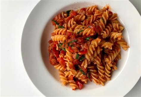 Bacon Tomato Sauce Pasta At Robyn Morgan Blog