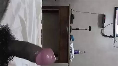 德西女孩niyyamaria振动她的阴户并高潮 Xhamster