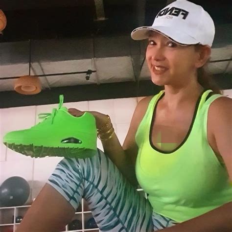 Potret 11 Seleb Usia 50 An Tampil Bare Face Yuni Shara Tetap Glowing