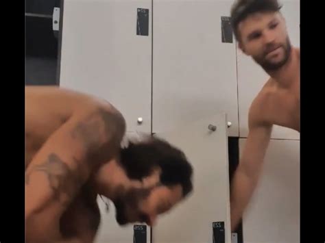 Posing Aussie Stud Films Himself Stripping