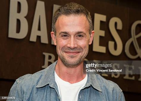 Freddie Prinze Jr Freddie Prinze Jr Photos And Premium High Res