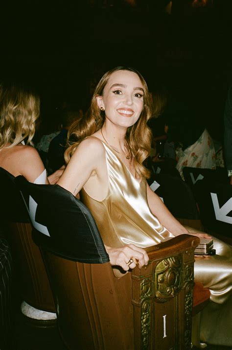 See Chloe Fineman Get Ready For Summer Of 69 Premiere At Sxsw