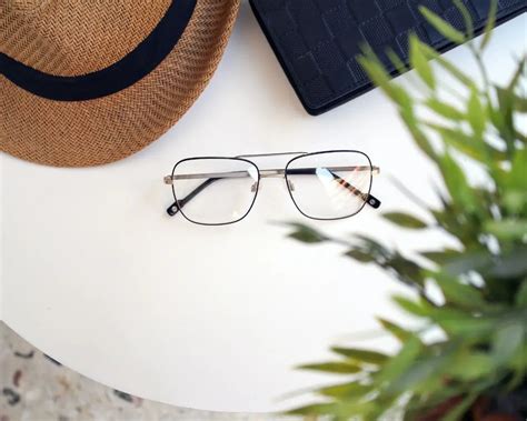 Do I Need Glasses 4 Reasons You May Need Glasses Even With Great