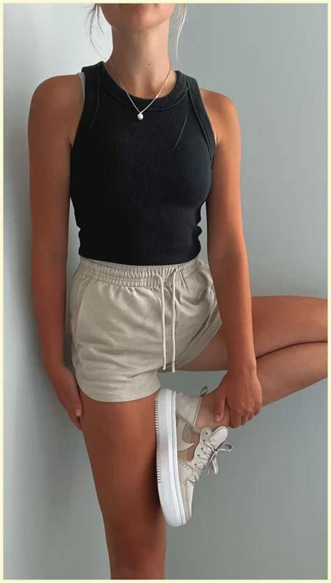 Simple Outfit Idea Neutral Outfit Nike Tank Top Comfy Casual