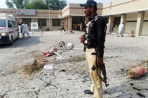 Tim Polio Pakistan Terkena Bom 1 Polisi Tewas