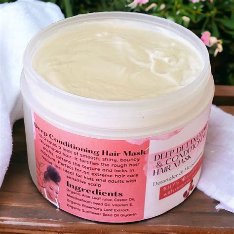 Deep Conditioning And Detangling Hair Mask