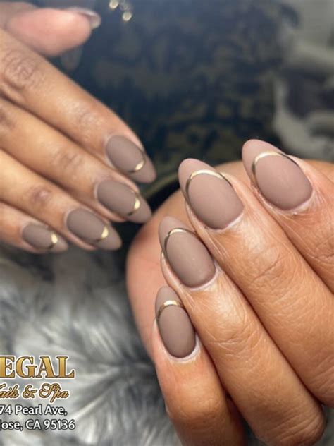 Uñas Taupe Cómo Llevar La Tendencia De Color Para Otoño 2025 Grazia