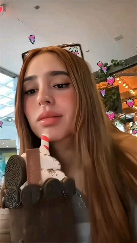 Otro Pero Con Fresitas Pelo Corto Indie Estilo Chica Famosas Guapas