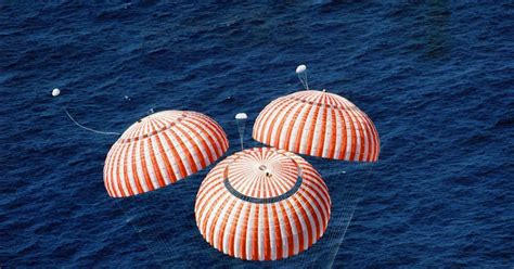 Model Rocket Building Saturn V Parachutes