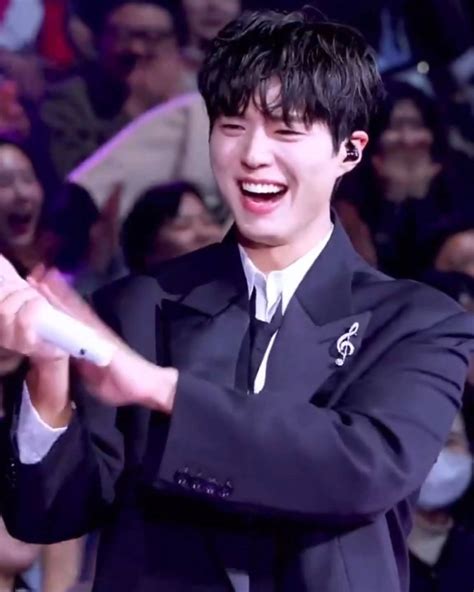 哪木姐姐首爾說故事나무언니 週日也有補充一下 朴寶劍 愛心陪伴濟州島的嗨哞ㄋㄧㄣˋ們 羨慕老奶奶們🥰😍🤩🥰😍🤩 哪木姐姐首爾說故事