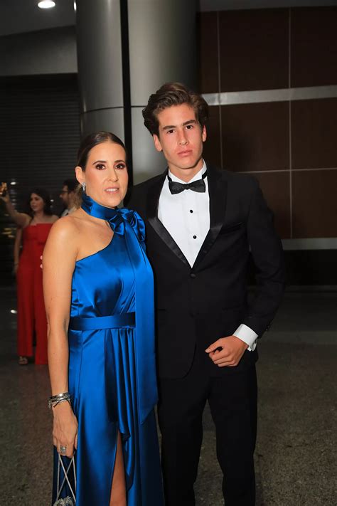 Leo De Lozanne Celebra La Graduación De Bruno Su Primer Hijo