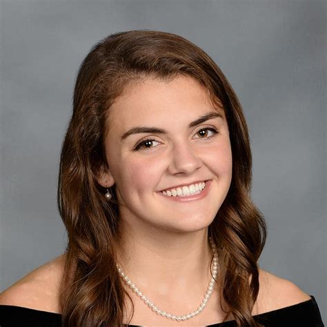 Julia Pereira Youtube