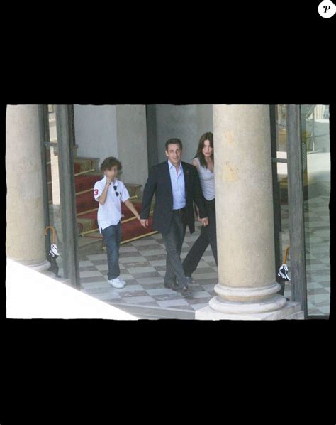 Carla Bruni Son Fils Aurélien Câlin Avec Sa Girlfriend Defne Un