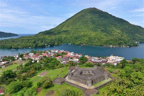 Mengenal Sejarah Banda Neira Destinasi Wisata Eksotis Di Maluku