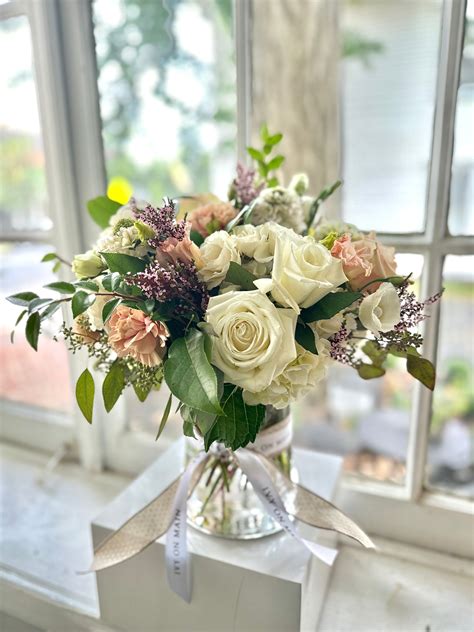 Ivory And Blush Vase Arrangement Ivy On Main