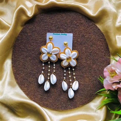 Shell Flower Pinakitraditional