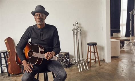 Keb Mo Teams With Gibson To Create New J 45 Acoustic Guitar