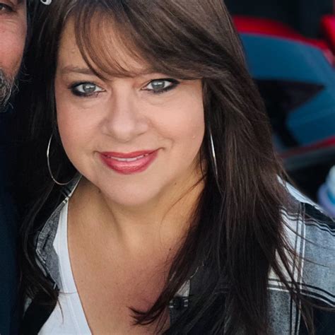 Melanie Lyons Linkedin