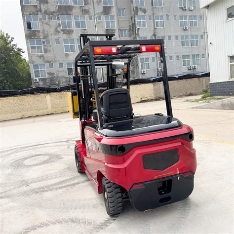 3 Ton Electric Forklift Efficient Heat Dissipation Ensures Extended