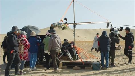 《敦煌女儿》拍摄环境恶劣，一代代敦煌考古工作者在这样的条件下奉献终身凤凰网视频凤凰网