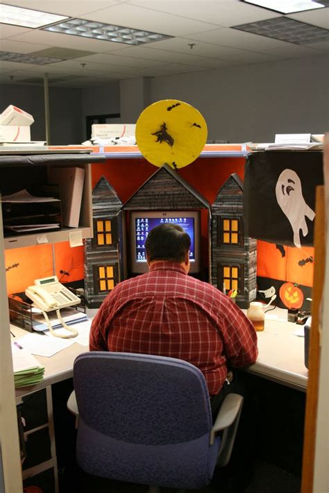 20 Halloween Desk Decorations Ideas For A Creepy And Cool Office