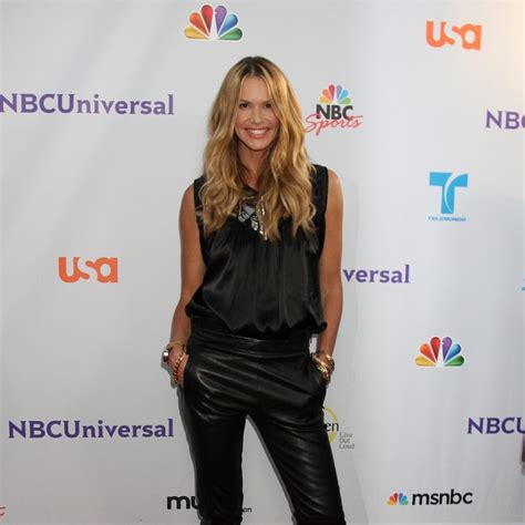 Elle Macphersons Workout Routine And Diet Plan Dr Workout