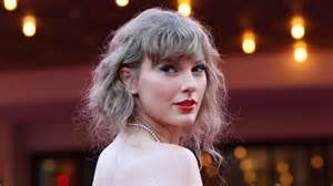 Taylor Swifts Eras Tour Is The First To Gross Over Us1 Billion Abc News