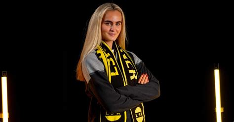 Emma Braut Brunes 21 Hentes På Lån Fra Brøndby Lsk Kvinner