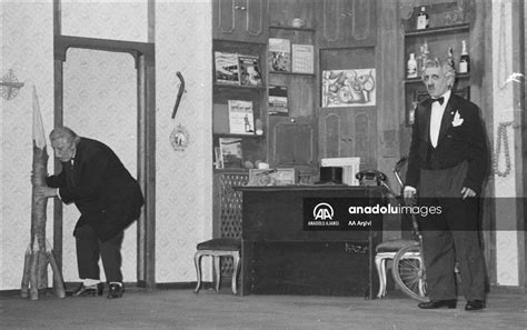 Komedi Ve Güldürünün Ustası Nejat Uygur