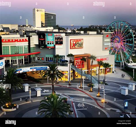 Sunset View Of The Pike Outlets And Ferris Wheel Hyatt Regency In The