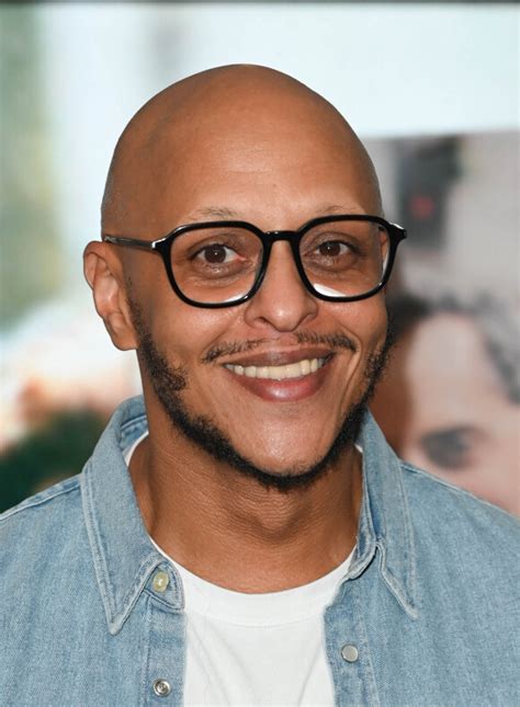 Photo Tareek à La Première Du Film Reste Un Peu Au Cinéma Ugc Ciné Cité Les Halles à Paris